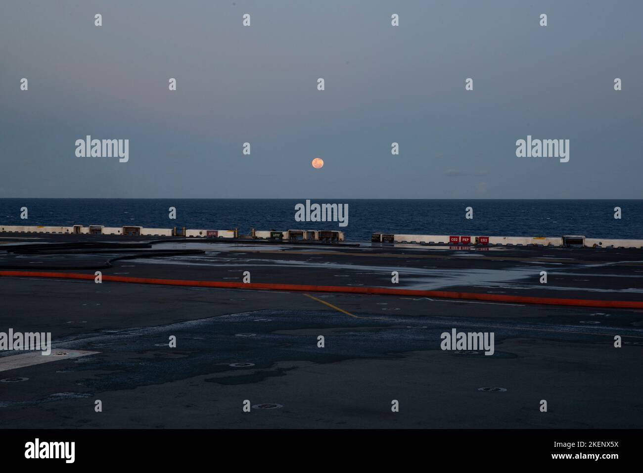 221109-N-IL330-3019 TASMAN SEA (Nov. 9, 2022) – Amphibious assault ...