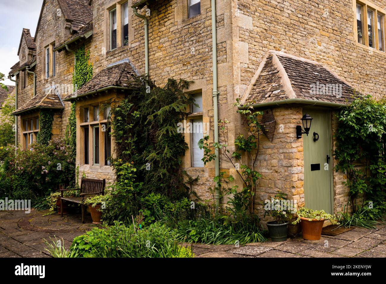 English storybook style hi-res stock photography and images - Alamy