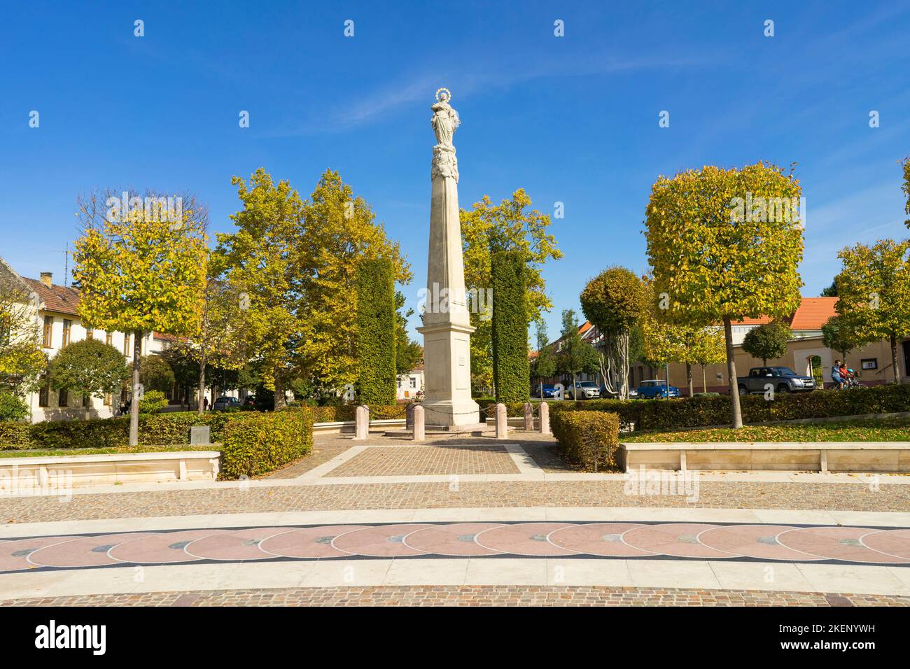 Tata Hungary - 10.09:2022, Statue in the town Stock Photo - Alamy