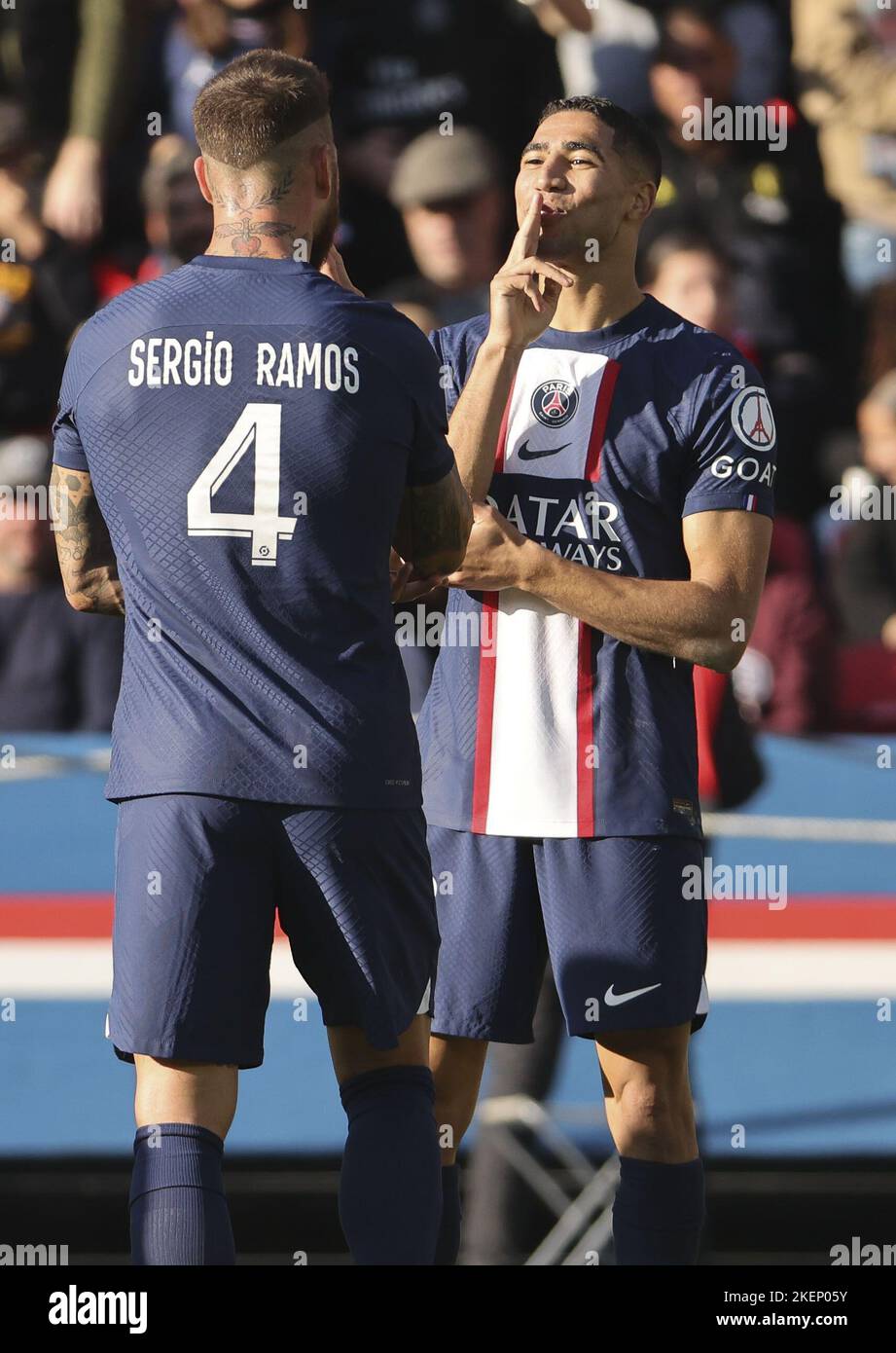 Achraf Hakimi of PSG celebrates his goal with Sergio Ramos during the ...