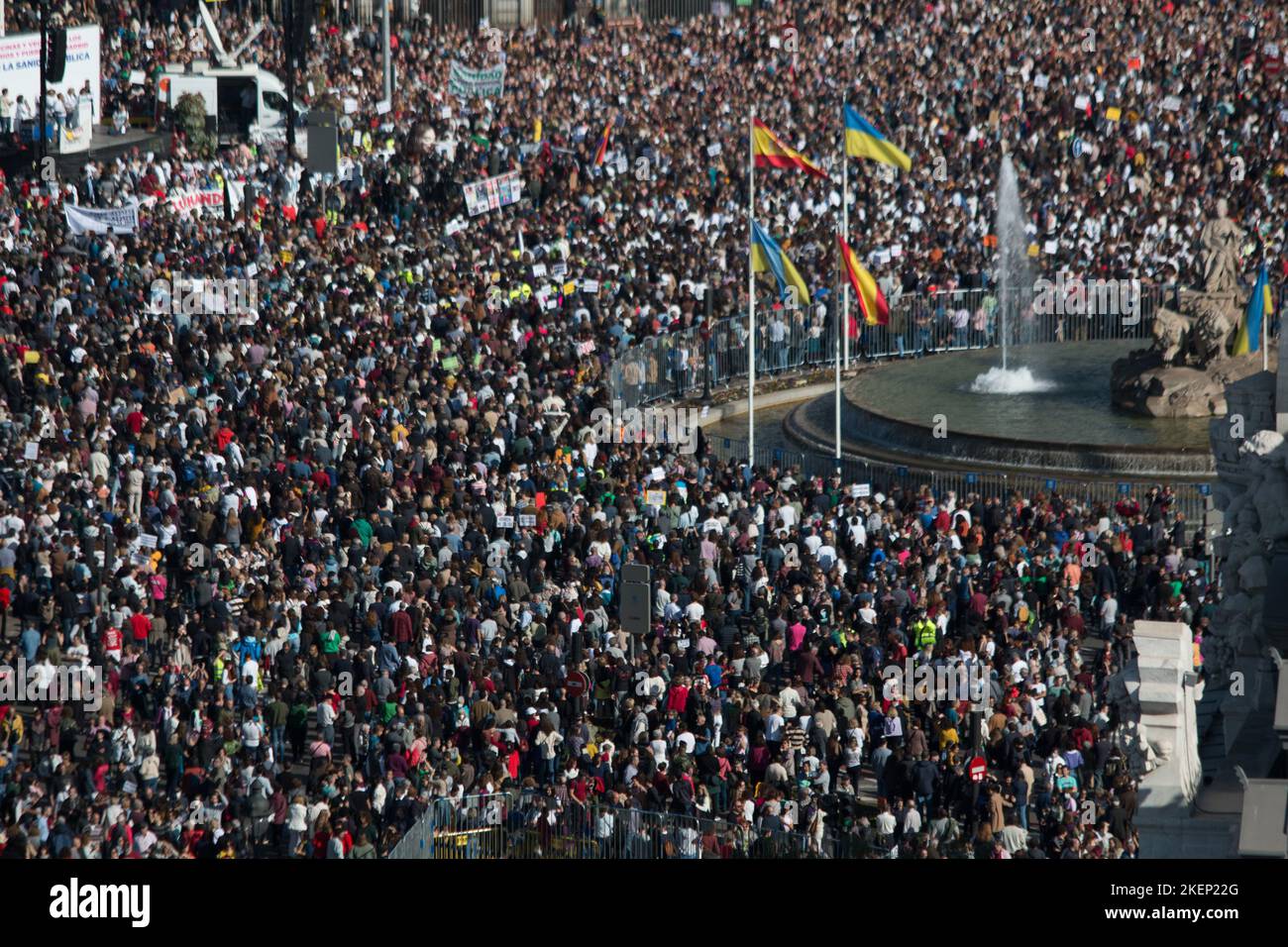 Madrid, Madrid, Spain. 13th Nov, 2022. A general view of Cibeles square ...