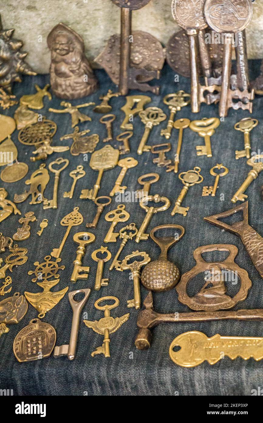 Plenty of Retro styled golden color keys Stock Photo - Alamy