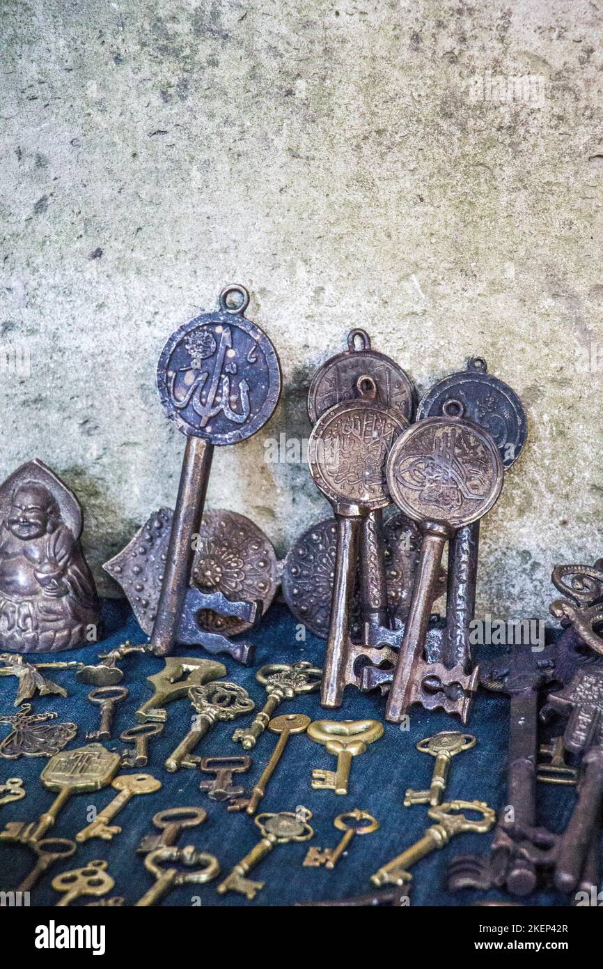 Plenty of Retro styled golden color keys Stock Photo - Alamy