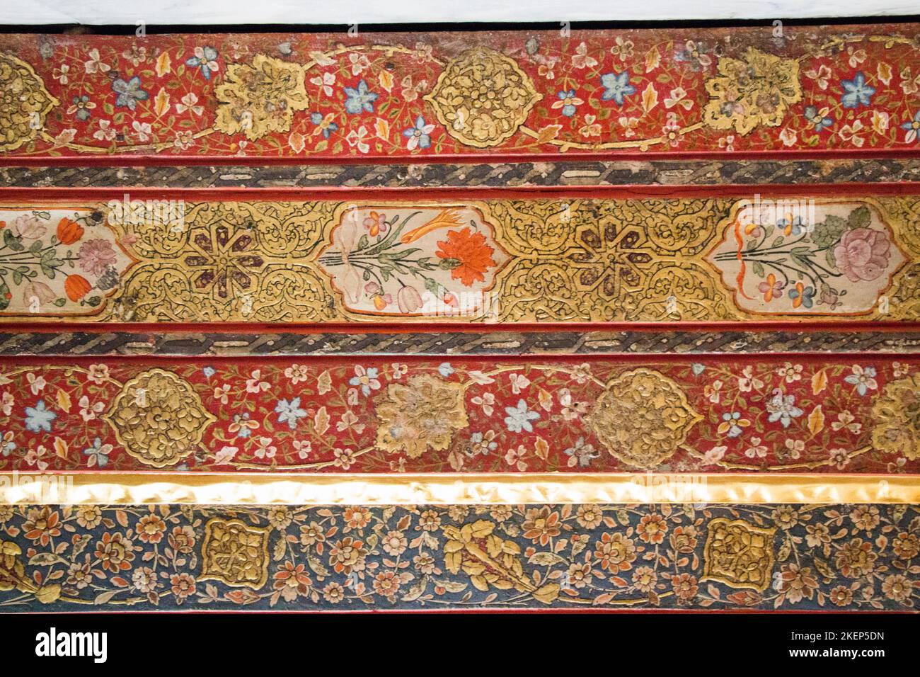 Ottoman-Turkish style floral art patterns on wood Stock Photo - Alamy