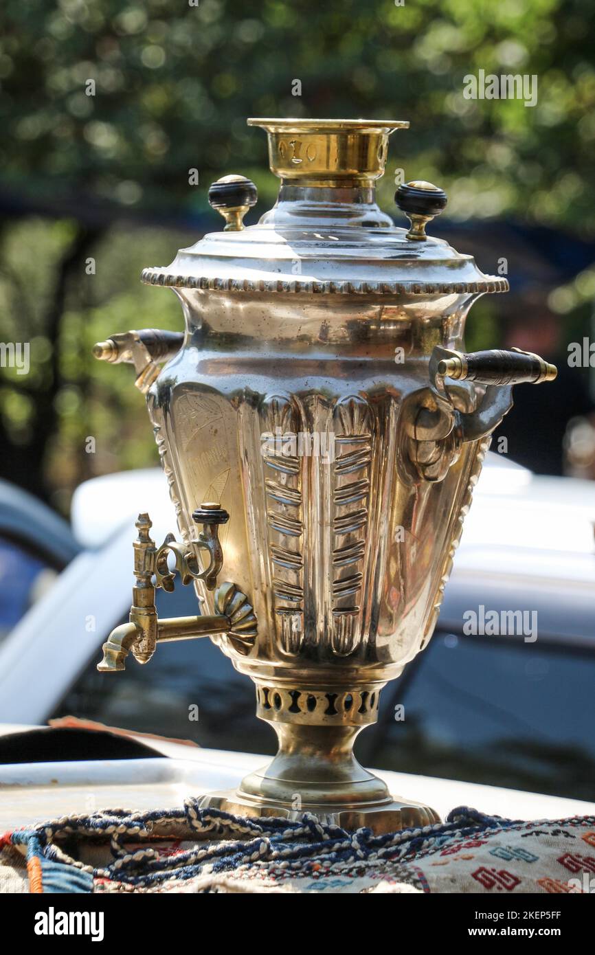 Russian type samovar as traditional kettle Stock Photo - Alamy