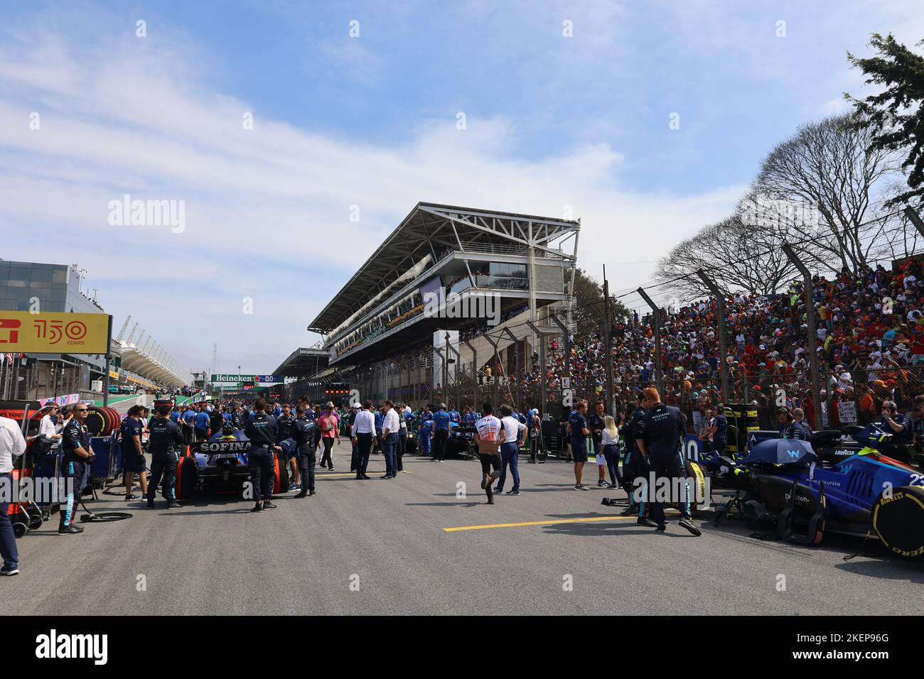 F1 grid view hi-res stock photography and images - Alamy