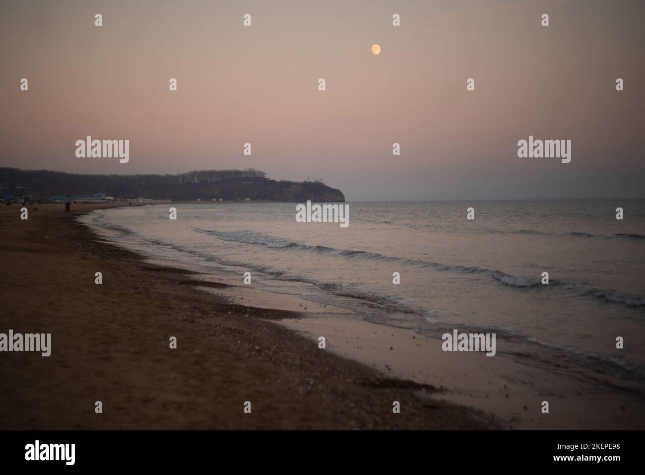 Crescent moon over sea hi-res stock photography and images - Alamy