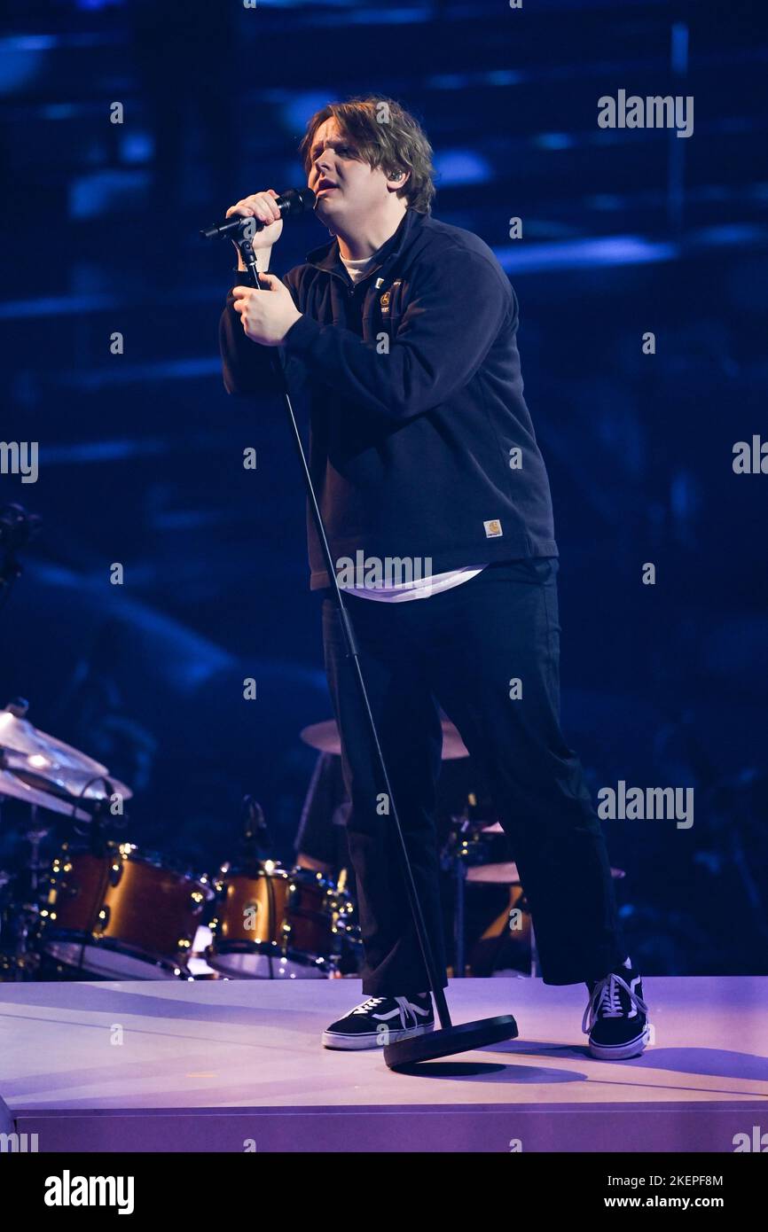 Lewis capaldi 2022 red carpet hi-res stock photography and images - Alamy