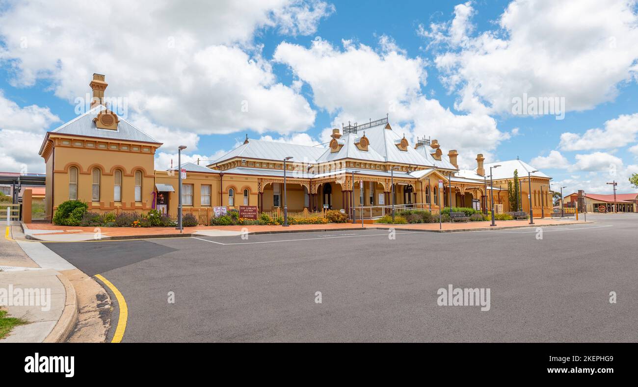 Armidale railway station is a heritage-listed railway station at 240 ...