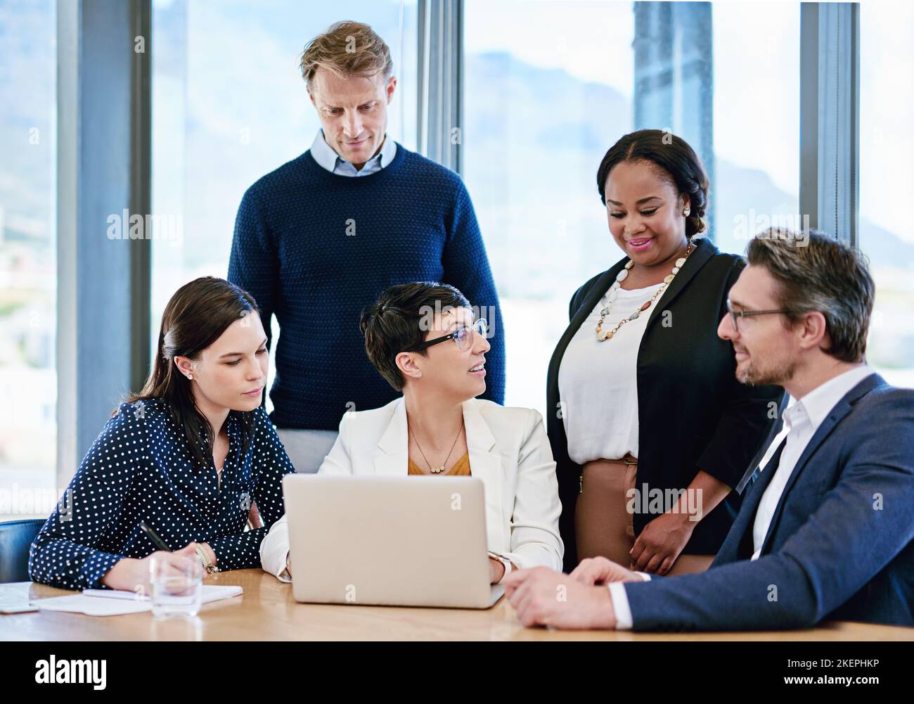 Corporate discussions hi-res stock photography and images - Alamy