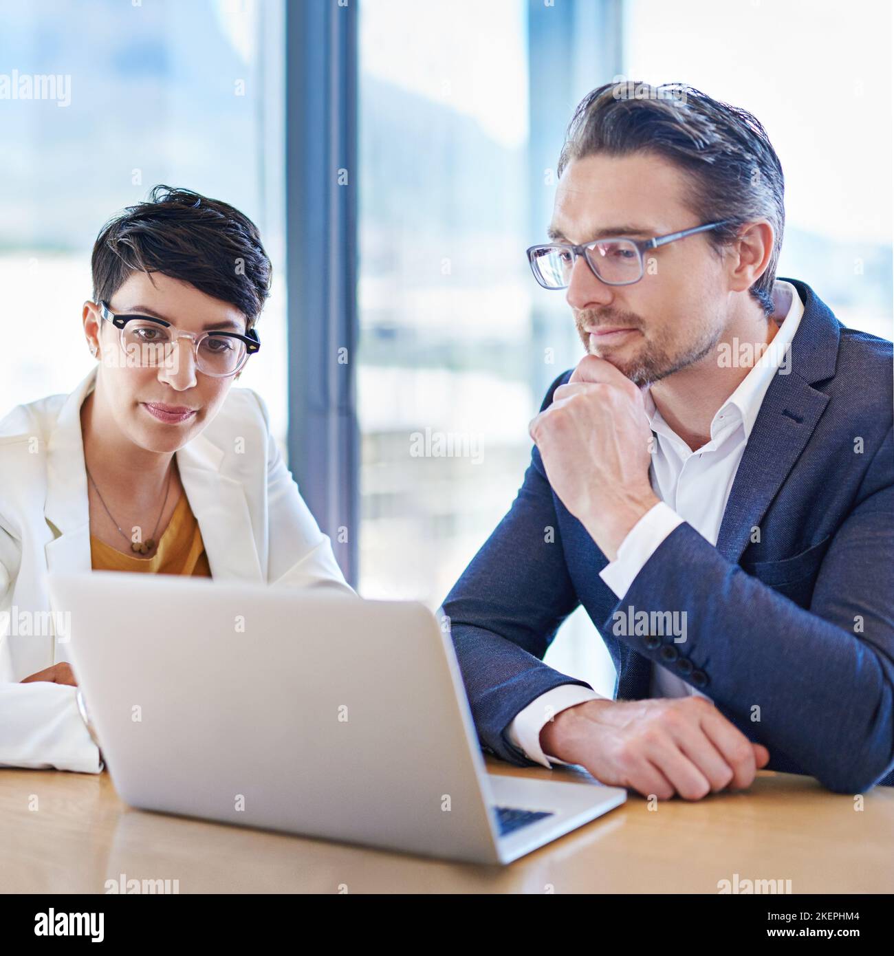 Effective teamwork hi-res stock photography and images - Alamy