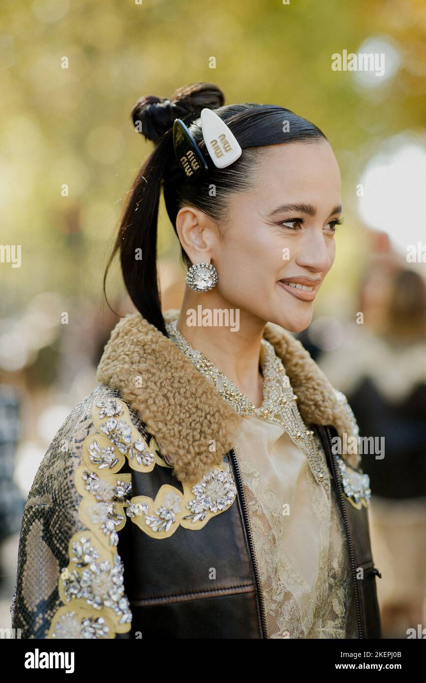 Street style, Anna Rosa Vitiello arriving at Miu Miu Spring Summer 2023 ...