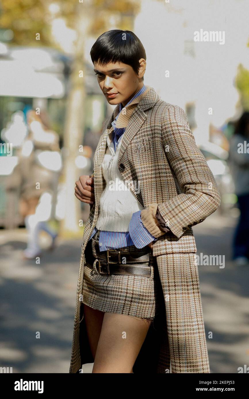 Street style, model Zinnia Kumar arriving at Miu Miu Spring Summer 2023 ...