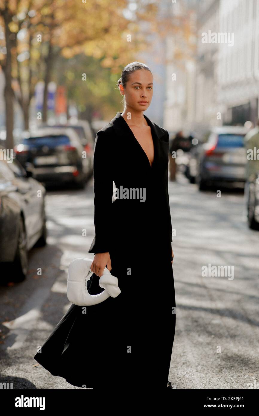 Street style, Sarah Lysander arriving at AWAKE Spring Summer 2023 show ...