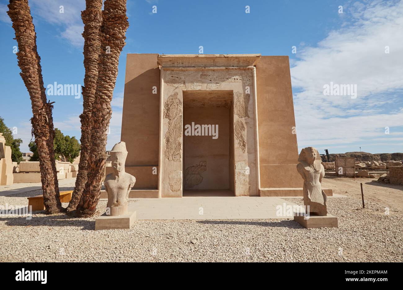Red chapel hatshepsut karnak hi-res stock photography and images - Alamy