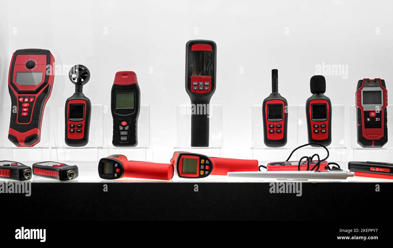 Measuring geodetic instrument for engineering works and topographic ...