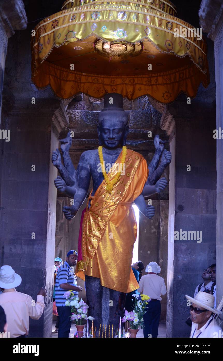 buddha Gold black Angkor Wat Cambodia ruin historic khmer temple Stock ...