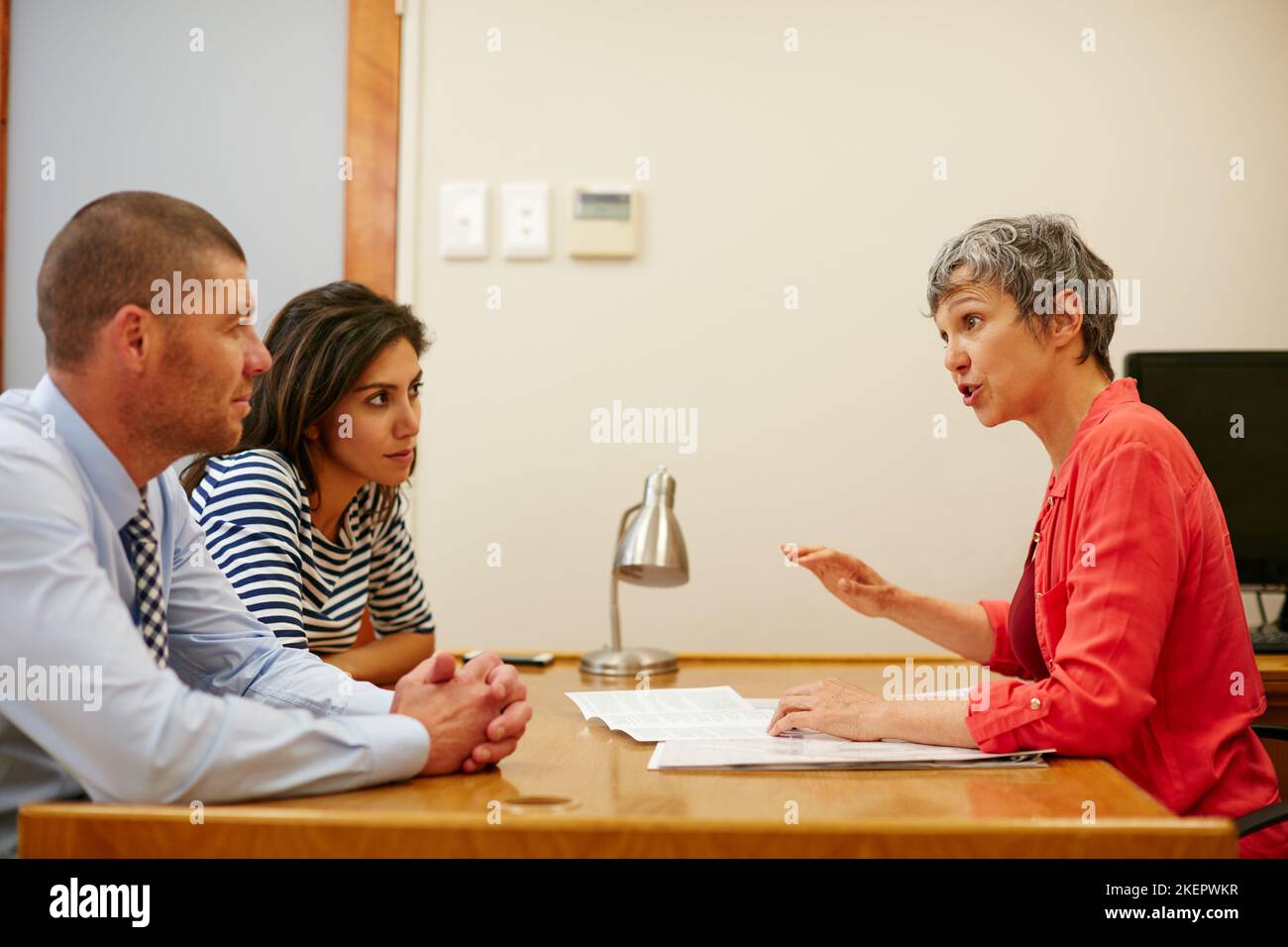 Financial advice with female client hi-res stock photography and images ...