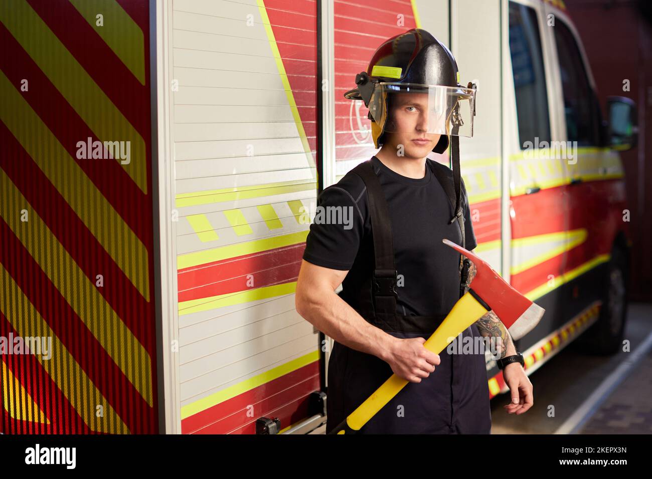 Fire engine helmet hi-res stock photography and images - Alamy