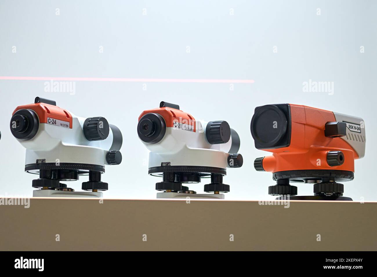 Measuring geodetic instrument for engineering works and topographic ...