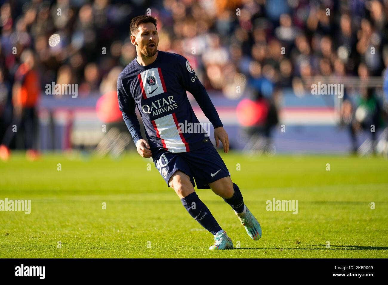 PARIS, FRANCE - NOVEMBER 13: Leo Messi runs for the ball during the ...