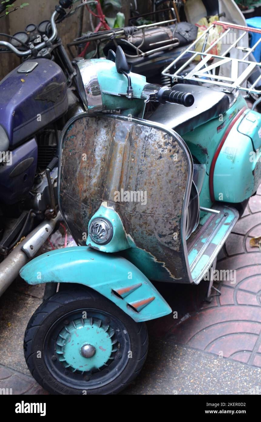 Vespa Scooter old classic retro metal mint Stock Photo - Alamy