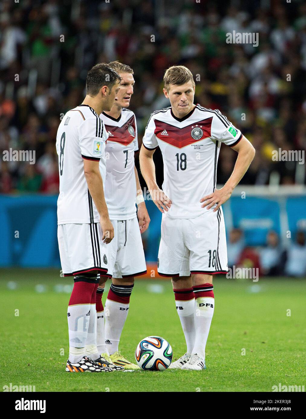 Porto Alegre, 30.06.2014, Estadio Beira-Rio Freisto§: Mesut …zil (Deutschland), Bastian ...