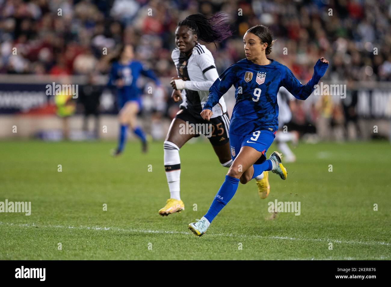 Mallory Pugh (9) of USWNT chases ball during friendly match against ...