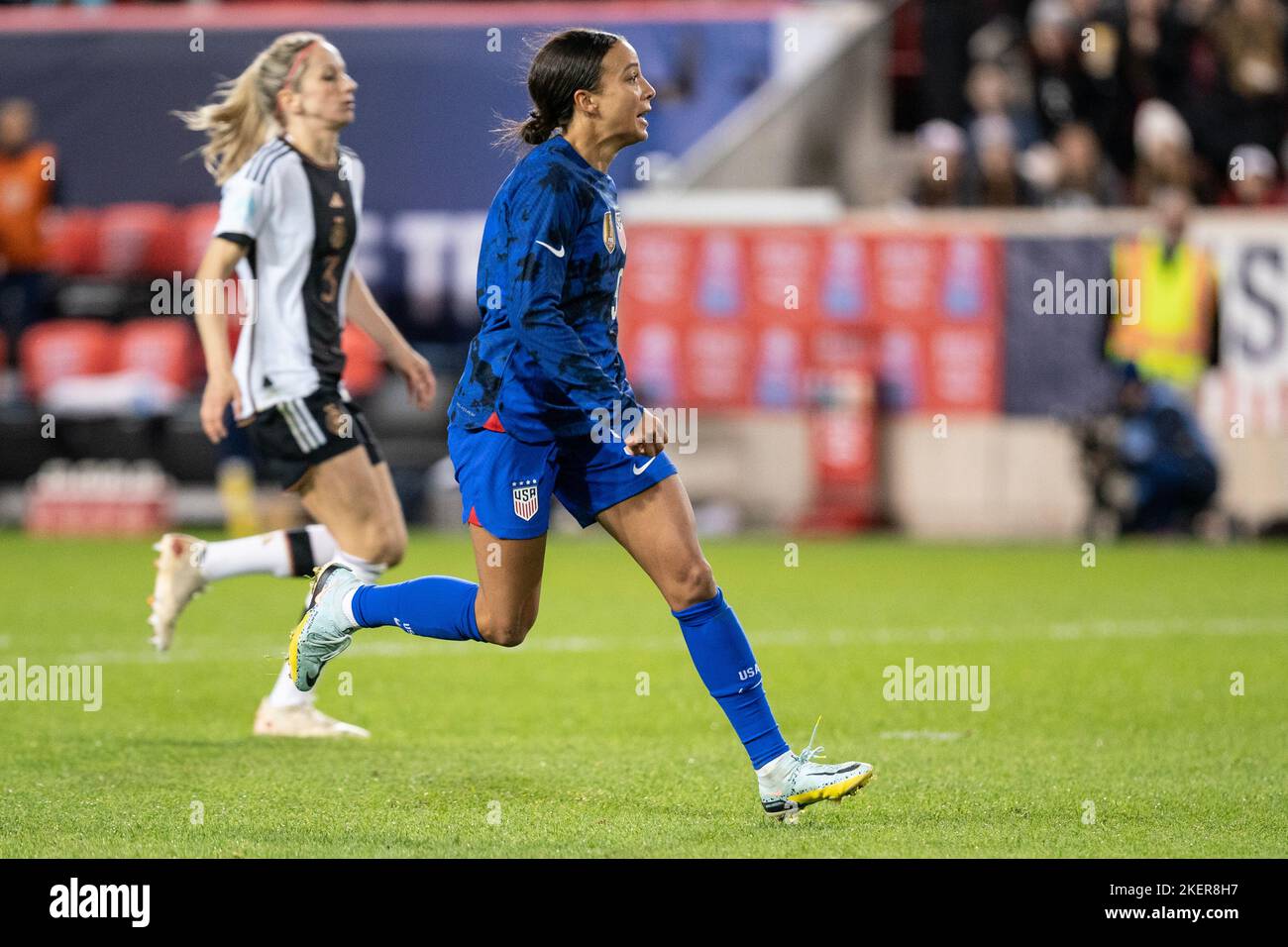 Mallory pugh 2022 hi-res stock photography and images - Alamy