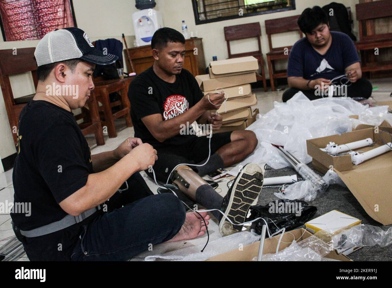 Bandung, West Java, Indonesia. 14th Nov, 2022. People with disabilities making the production of ...
