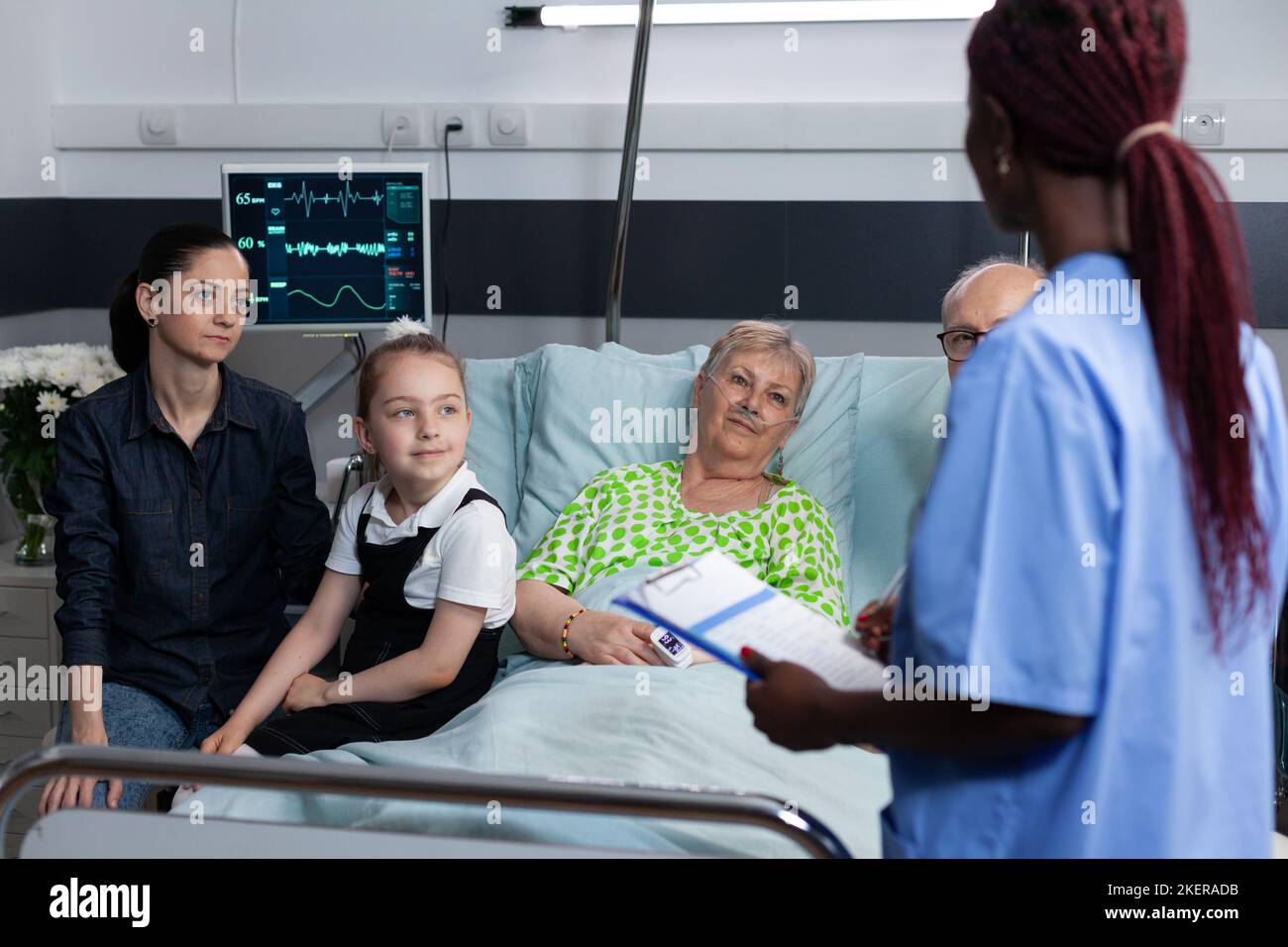 Student interviewing elderly hi-res stock photography and images - Alamy