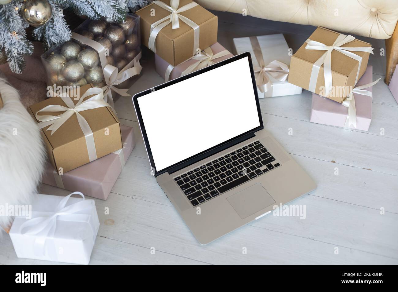laptop close up mock up screen view Stock Photo - Alamy