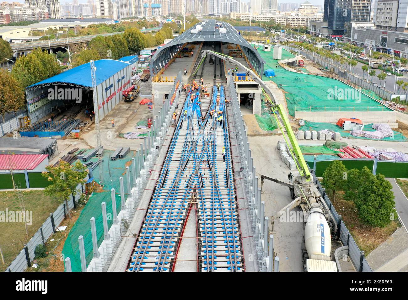 The Wuhan Rail Transit Line 5 Phase II has officially entered the track ...