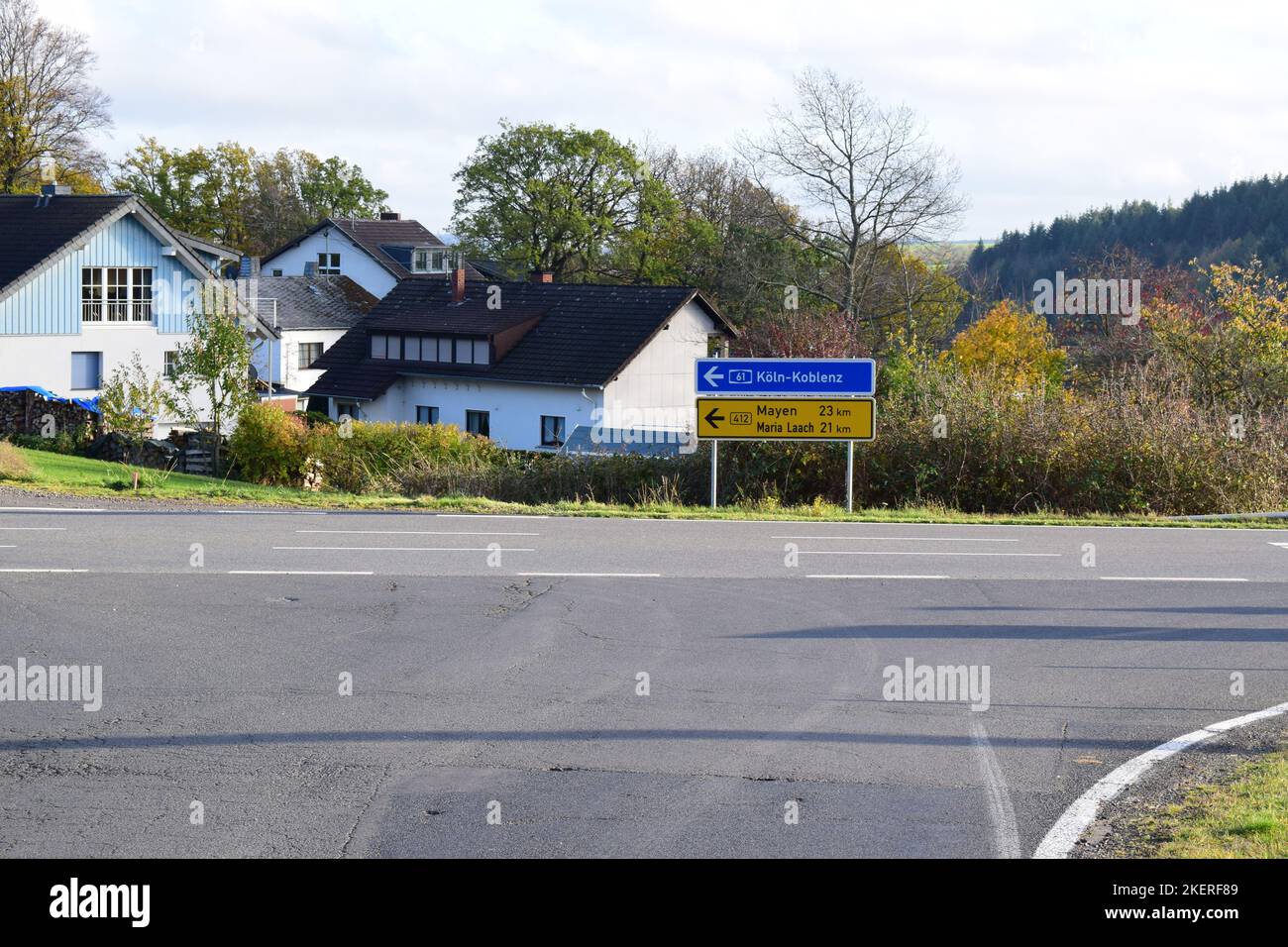 road sign to the Autobahn Stock Photo - Alamy