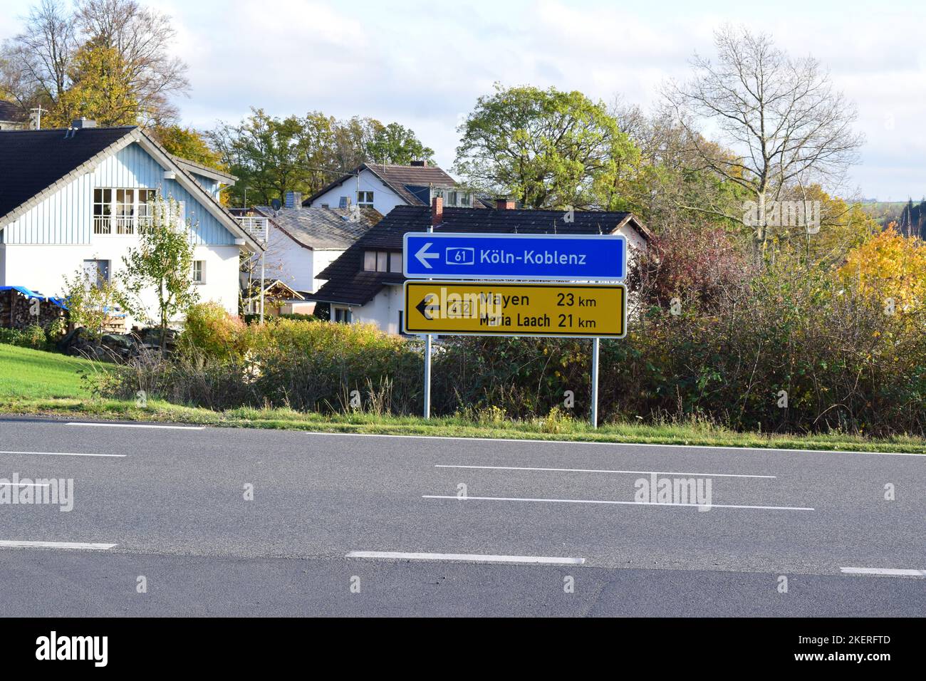 road sign to the Autobahn Stock Photo - Alamy