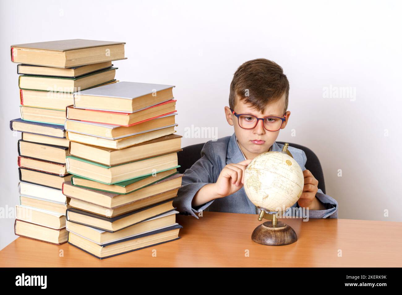 First grade student reading book hi-res stock photography and images ...