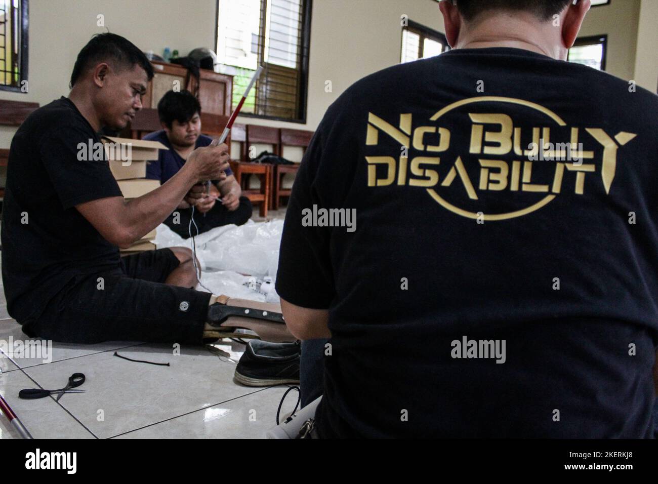 Bandung, West Java, Indonesia. 14th Nov, 2022. People with disabilities making the production of ...