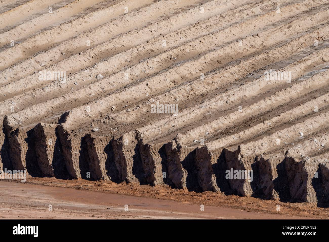 Abstract patterns at the Moab UMTRA Project to remove radioactive ...