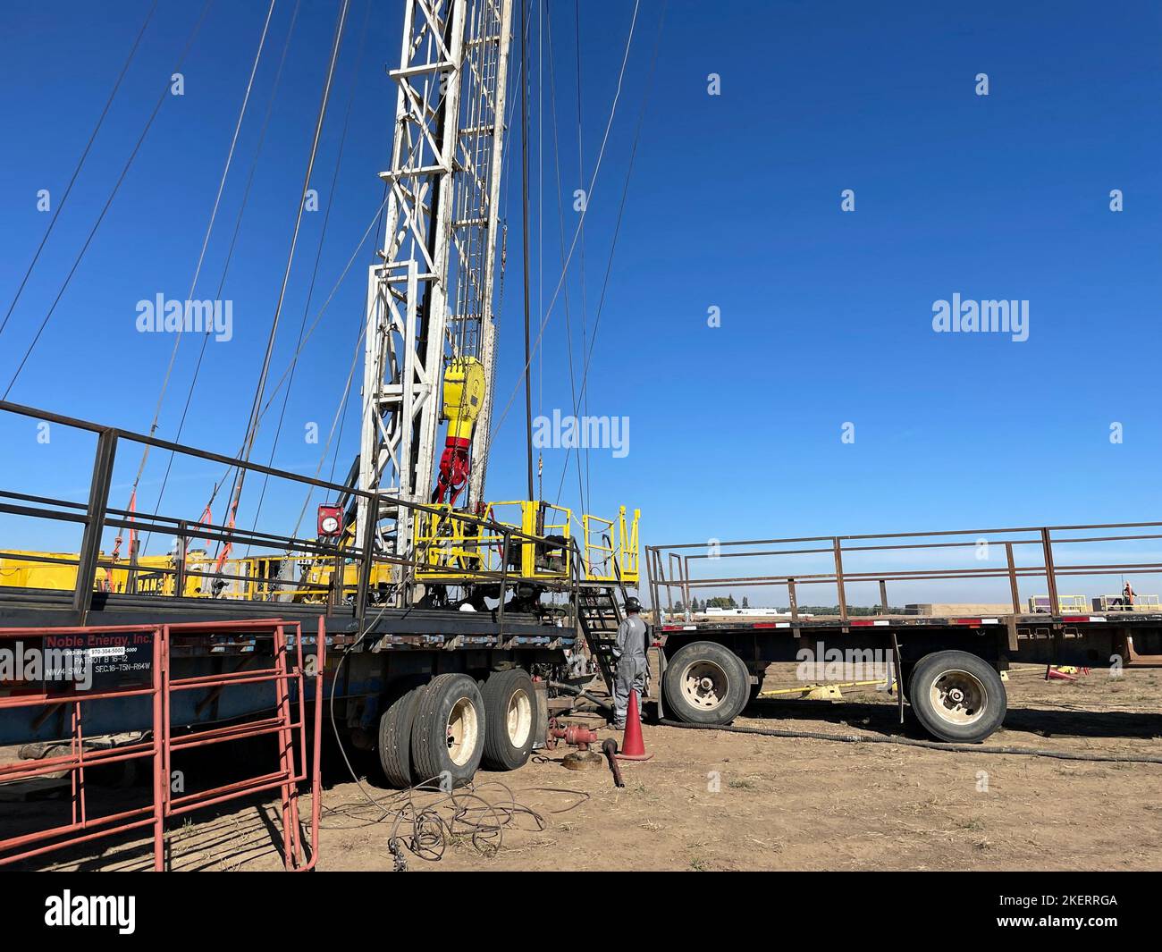 Chevron oil rig hi-res stock photography and images - Alamy