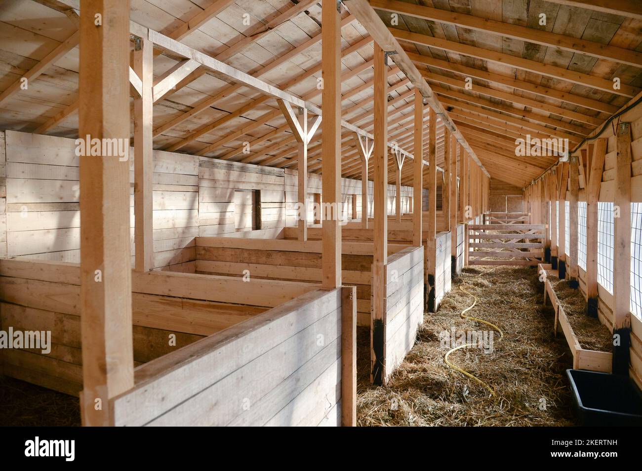 Empty hay barn hi-res stock photography and images - Alamy
