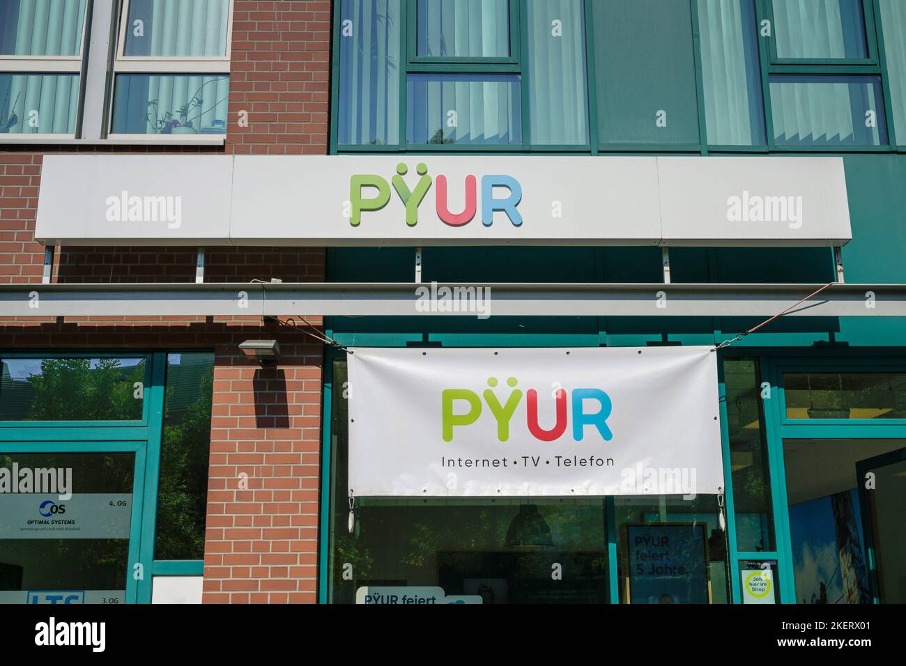 Kabelanbieter hi-res stock photography and images - Alamy