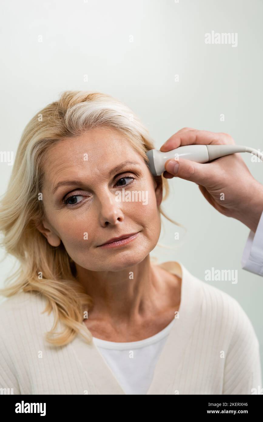 Person with brain scanner hi-res stock photography and images - Alamy