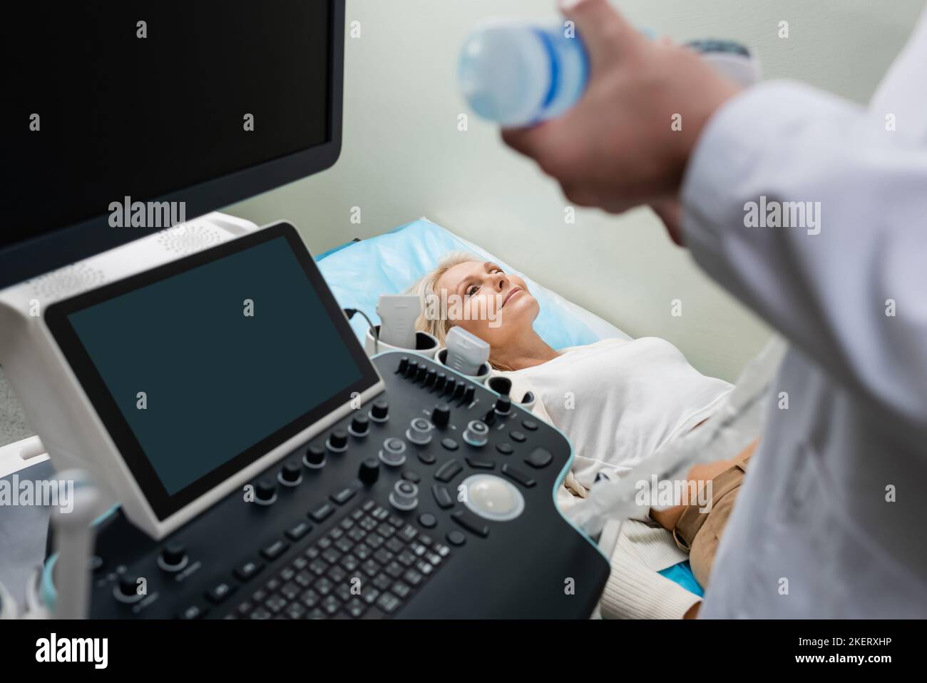 Doctor prepare ultrasound machine hi-res stock photography and images ...
