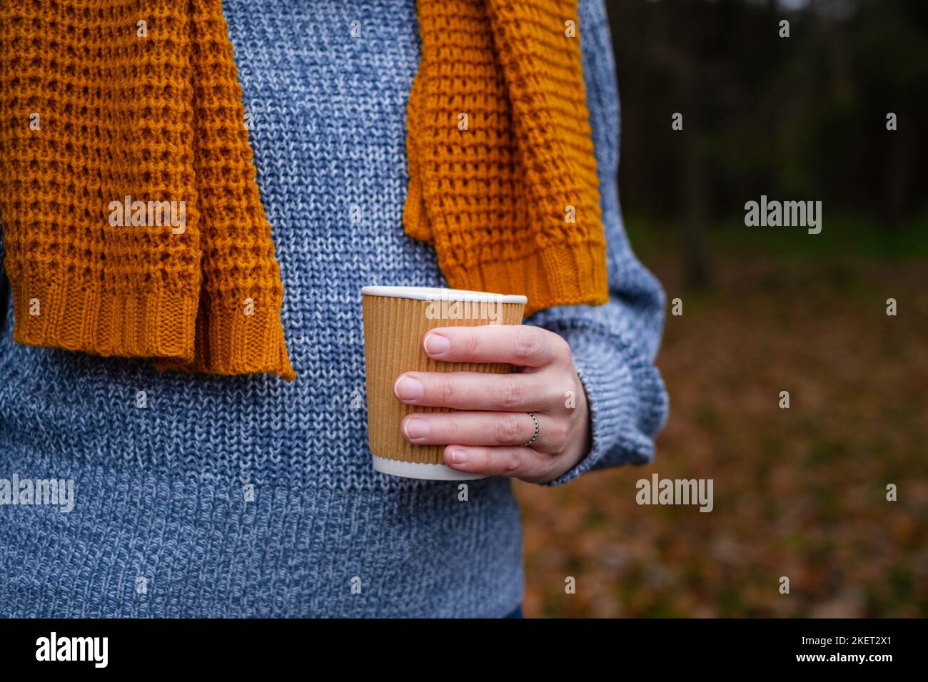 Paper cups hot beverages hi-res stock photography and images - Alamy