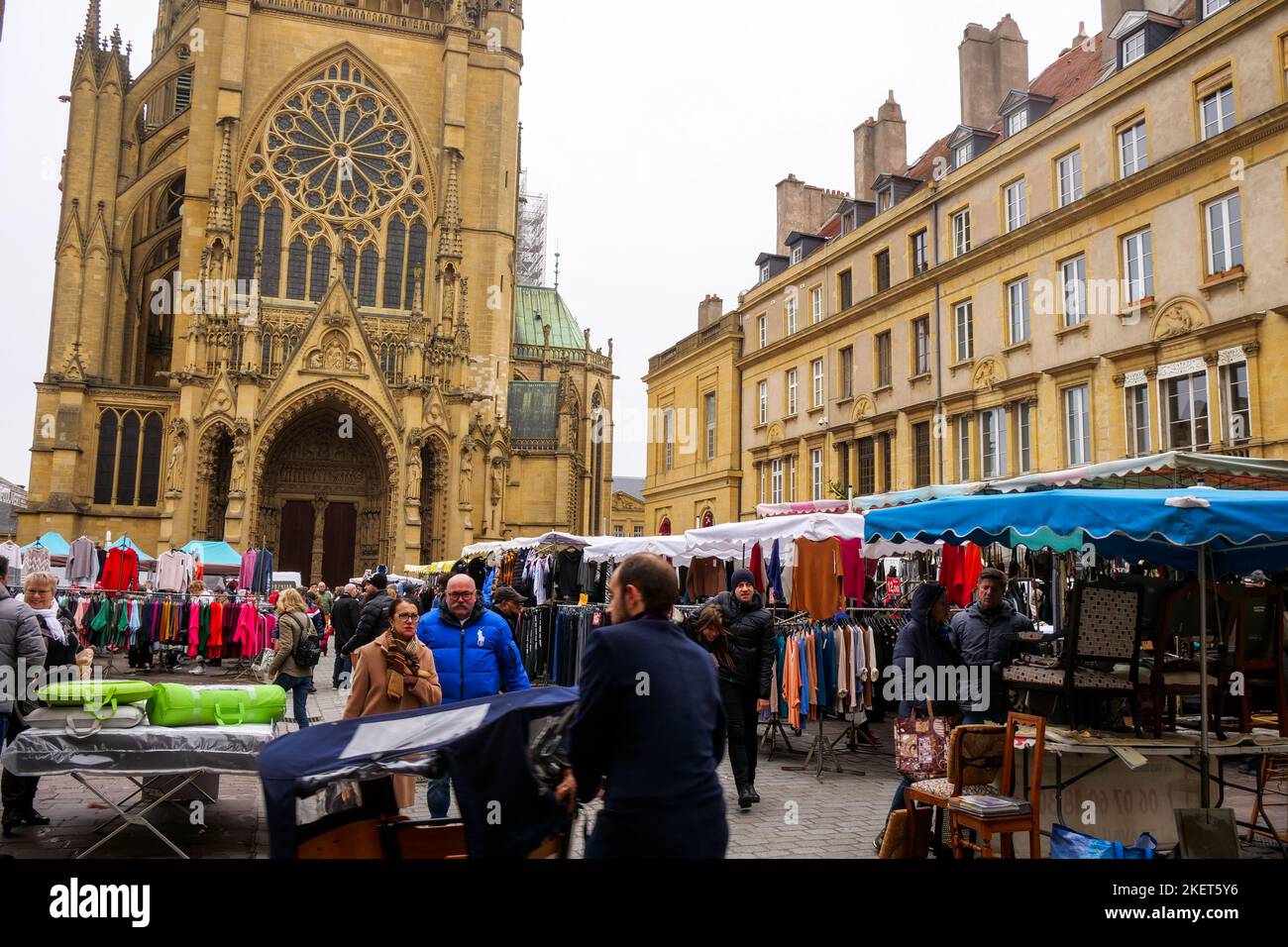 Street market at foot of the cathedral, Metz, Moselle, Lorraine, Grand ...