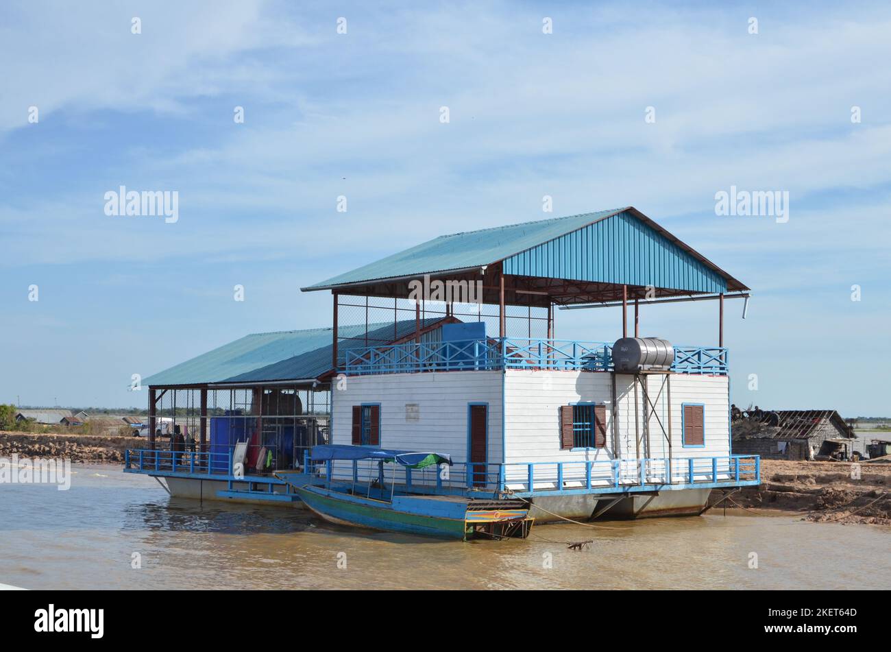 Floating Houses Mekong River phnom Phen Cambodia Stock Photo - Alamy