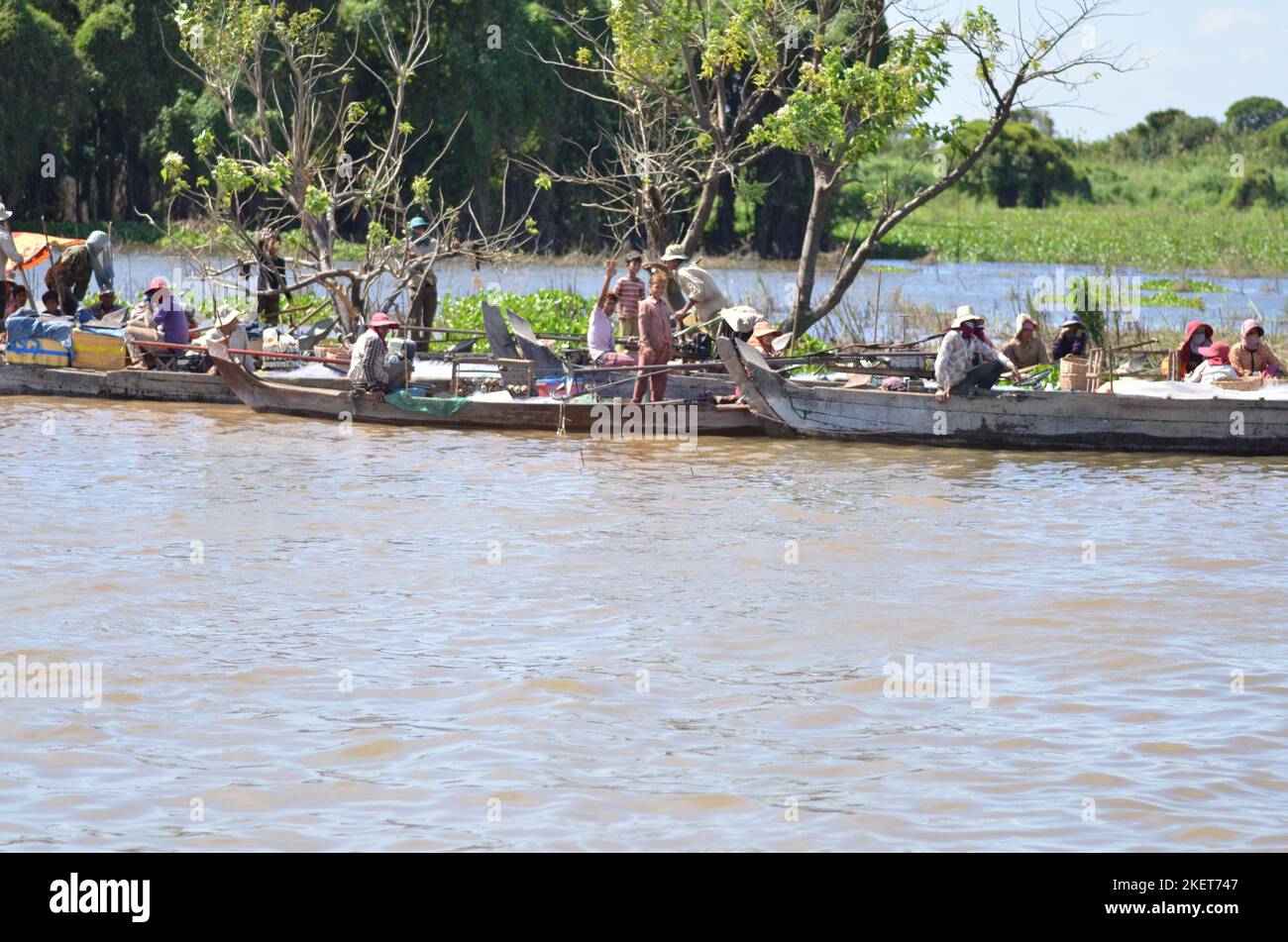 Boats an Fisherman Mekong River phnom Phen Cambodia Stock Photo - Alamy