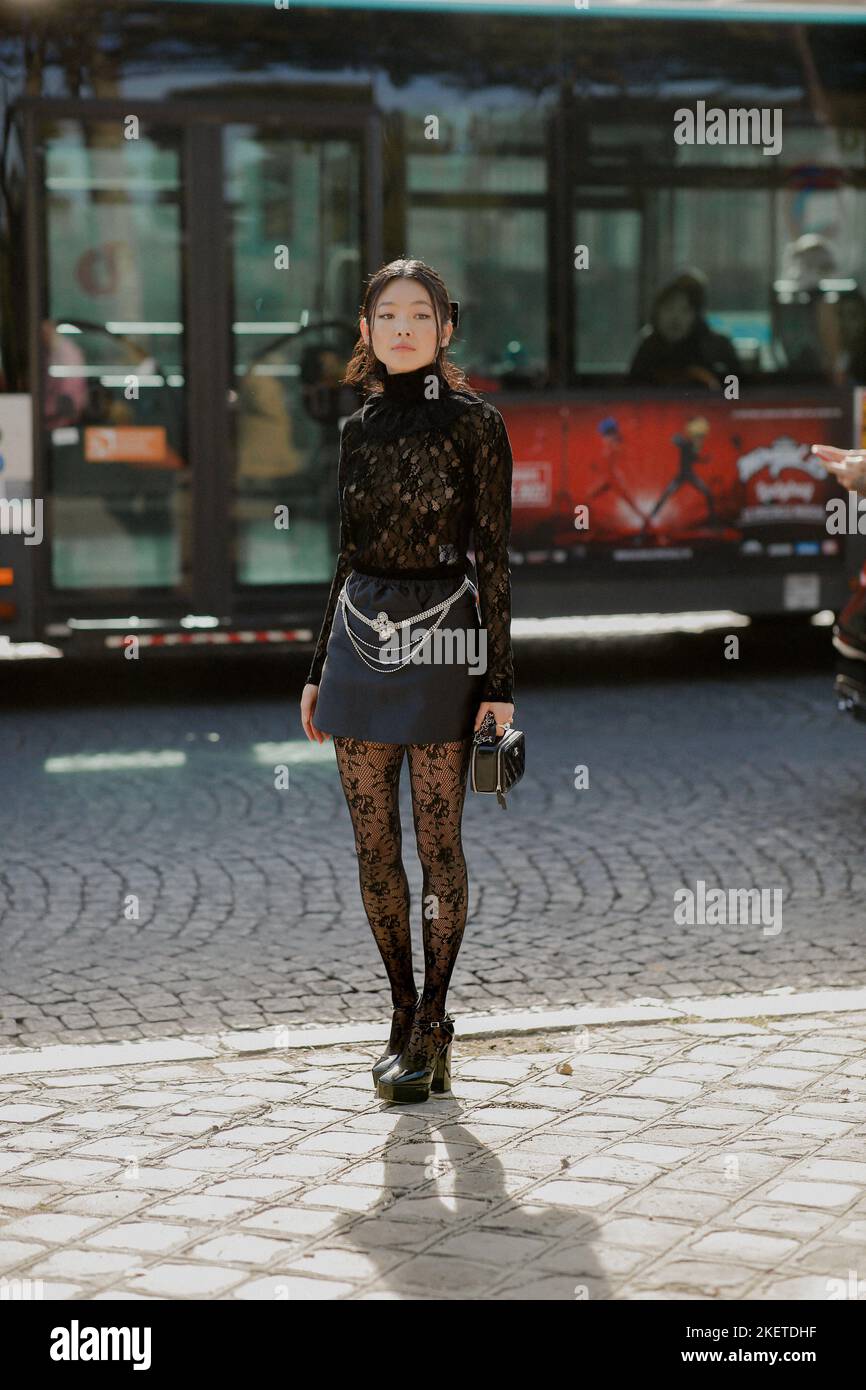 Street style, Yan Yan Chan arriving at Chanel Spring Summer 2023 show ...