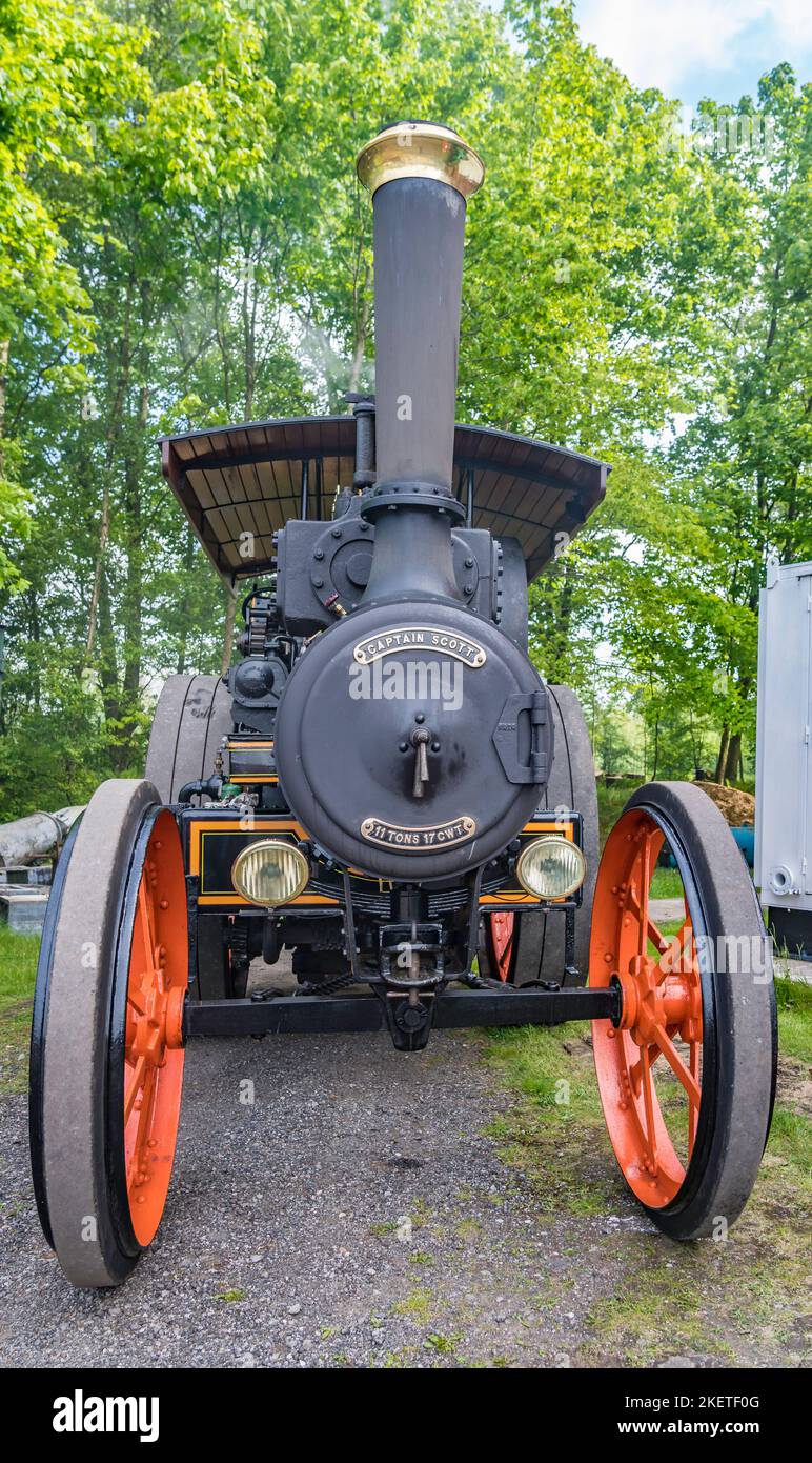 McLaren Road locomotive 'Captain Scott'; Number 1421; registration ...