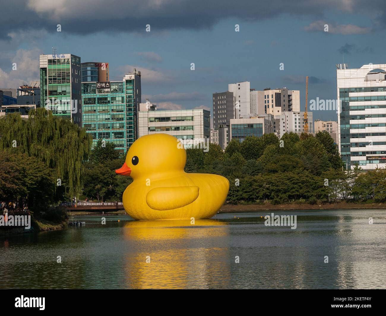 Seoul, South Korea - Oct.07.2022: The rubber duck project in Seoul ...